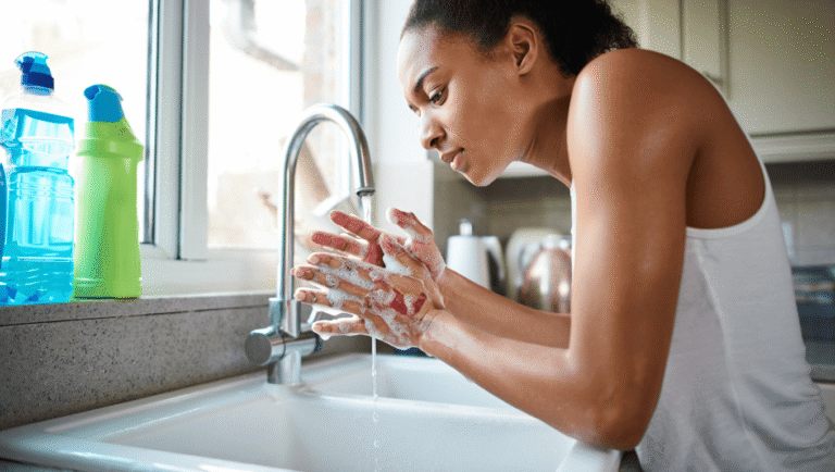 Mysophobie (peur de la saleté) : symptômes et traitement